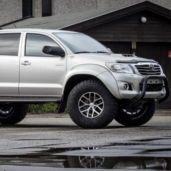 Toyota Hilux MK7 (2011-2016) AT37 Conversion – Arctic Trucks