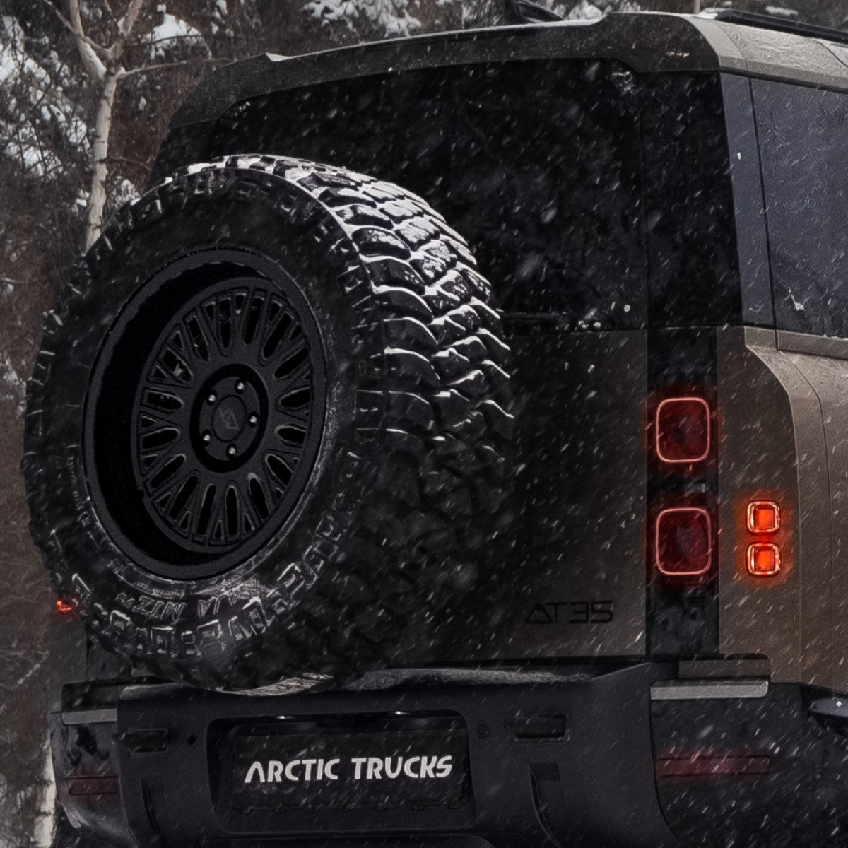 Land Rover Defender AT35 Conversion – Arctic Trucks